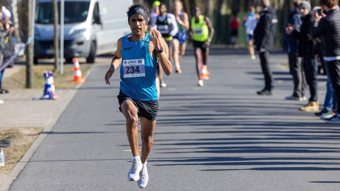 Filimon Abraham gelingt Marathon-Durchbruch | RUNNER'S WORLD
