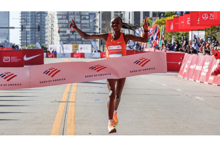 Ruth Chepngetich in Chicago dicht am Weltrekord | RUNNER'S WORLD